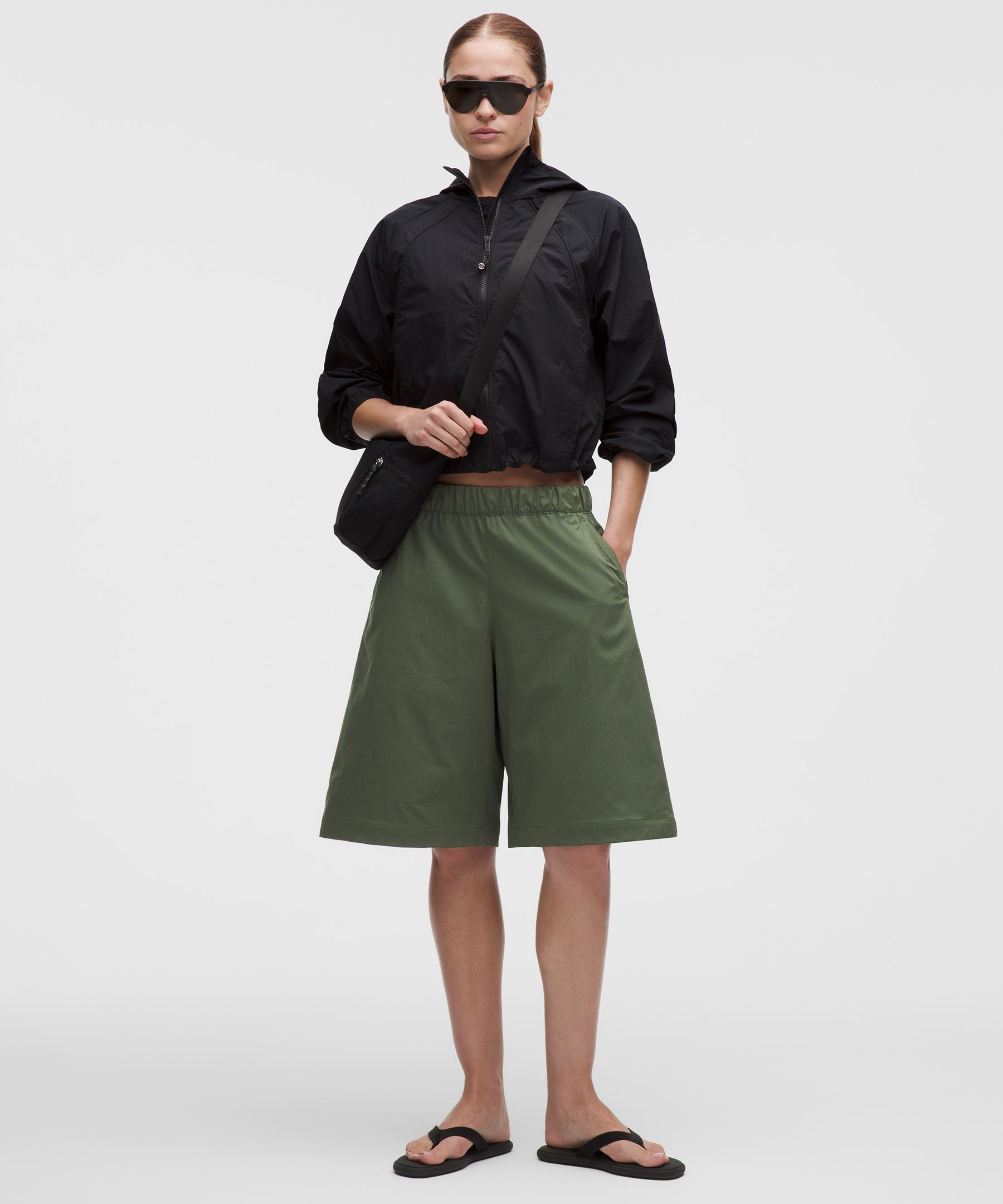 LULULEMON lululemon Woven Mid-Rise Bermuda Shorts